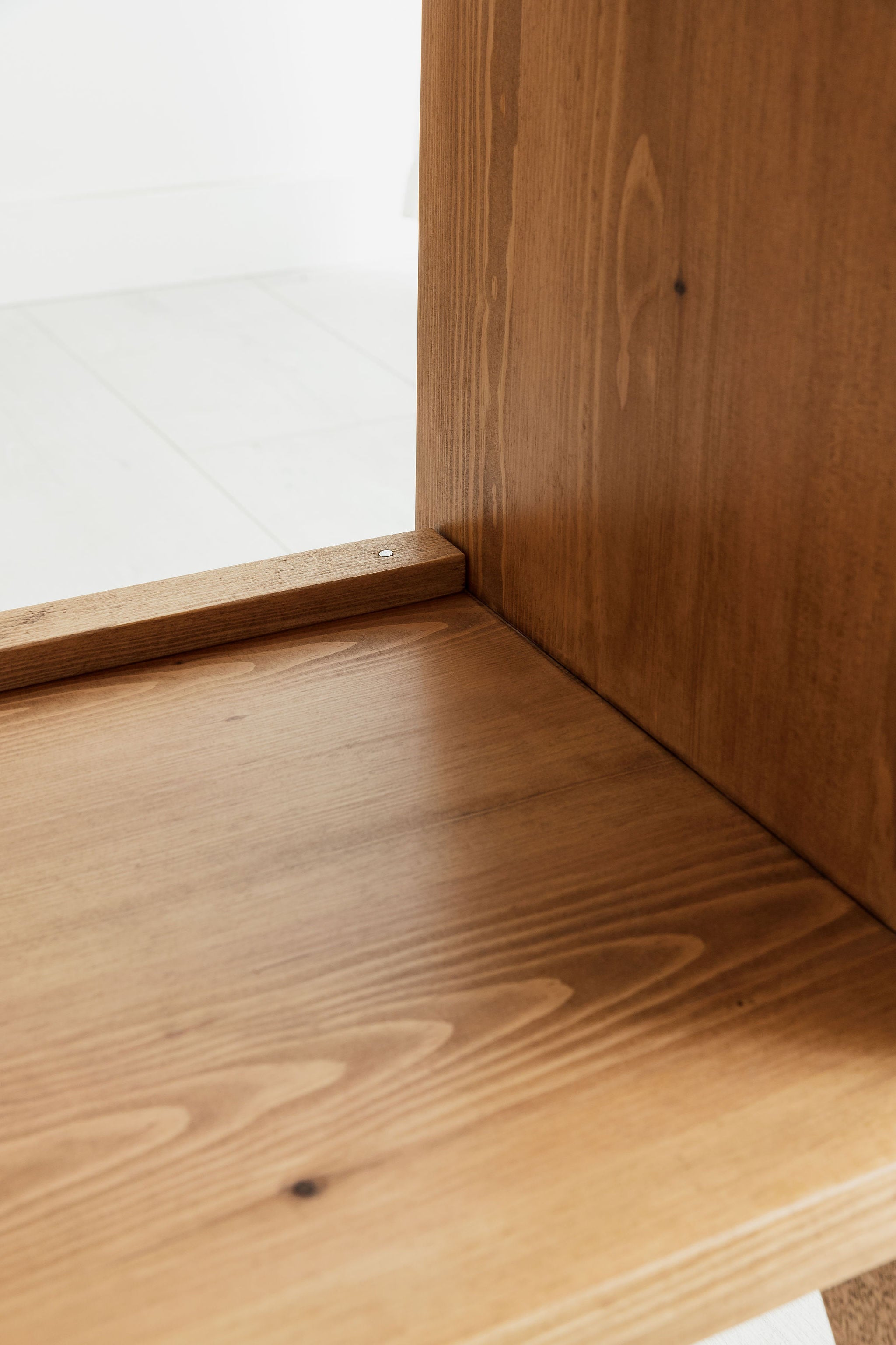 'Elmcroft' SHELF - Record Player Stand With Hi-Fi Shelf – Colin & Peg