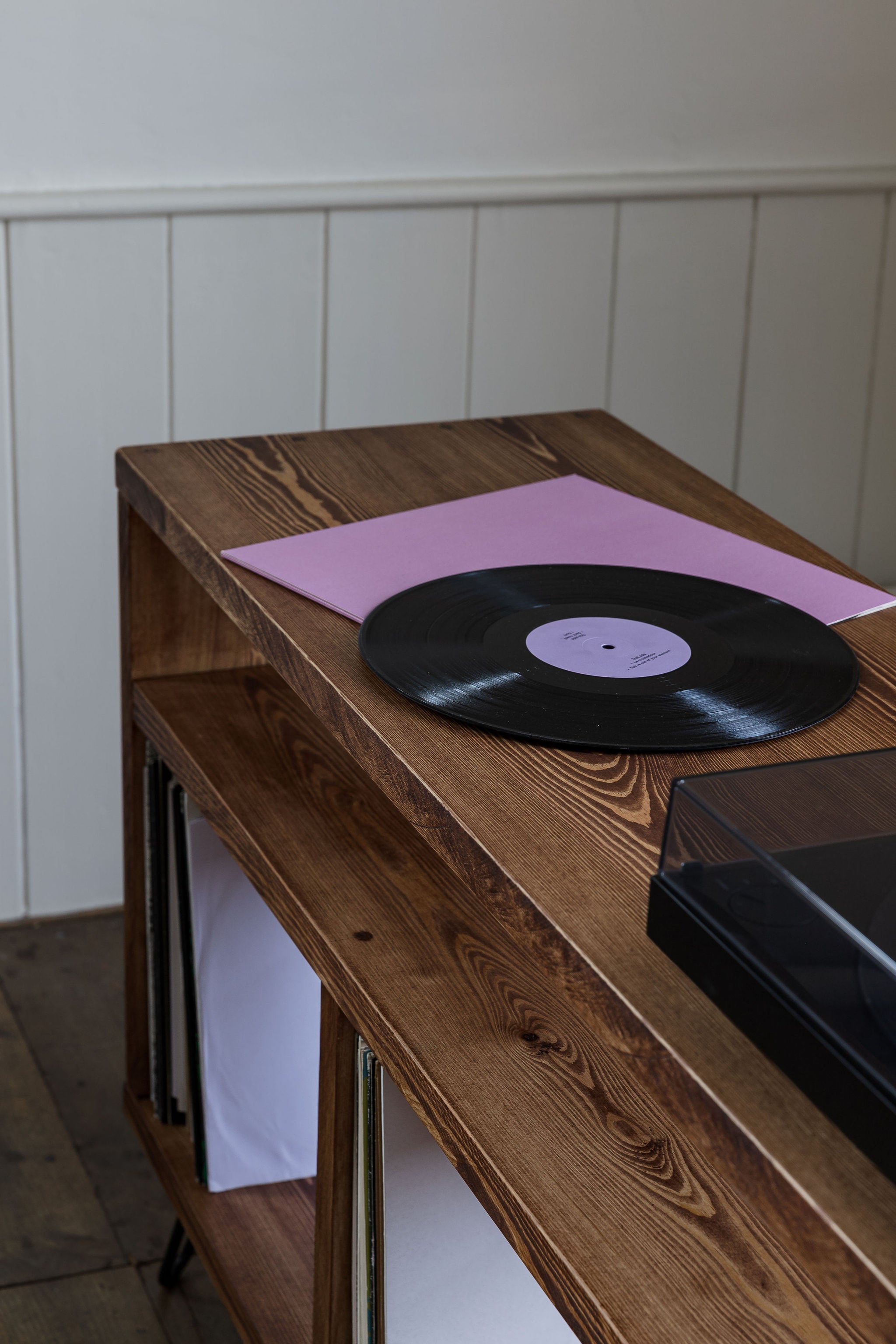 'Lawrence' Solid Wood TV/Turntable Stand – Colin & Peg