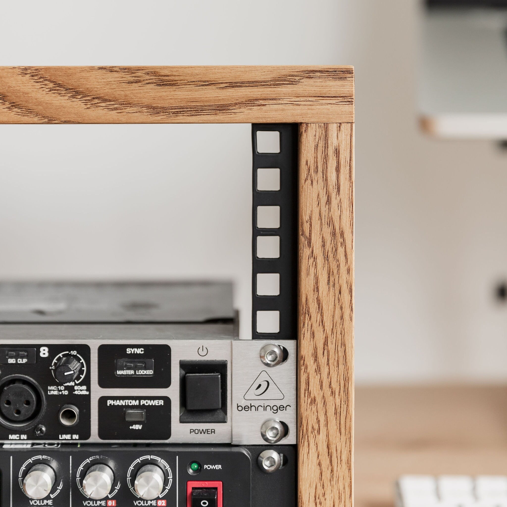 'Stapleton' 19" Rack Case Cabinet on Castors – Colin & Peg